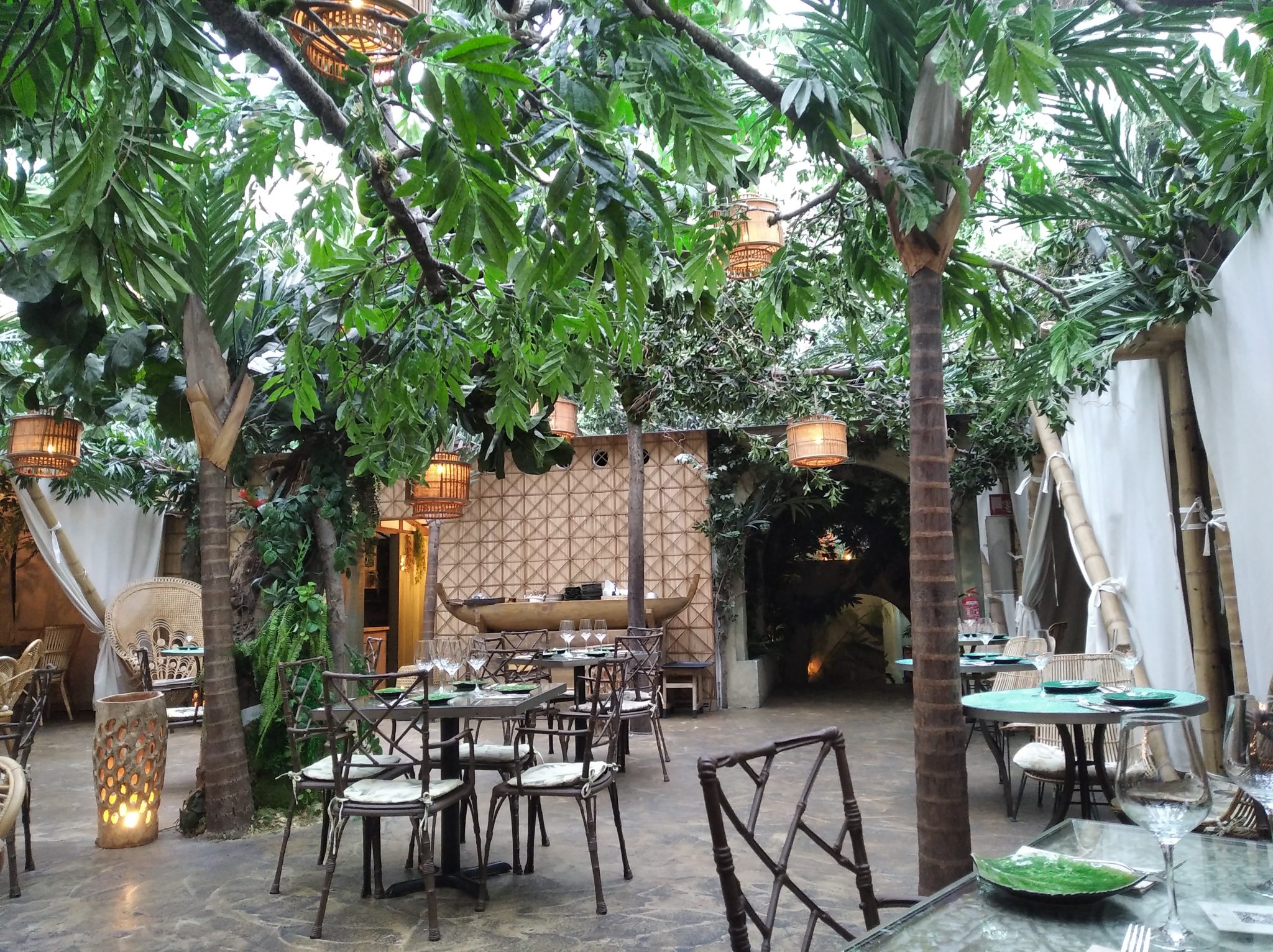 Restaurante VOLTERETA / Bali – MAQ OBRAS REFORMAS INTEGRALES